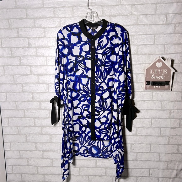 Investments | Tops | Slim Factor By Investments Sheer Tie Dye Floral ...